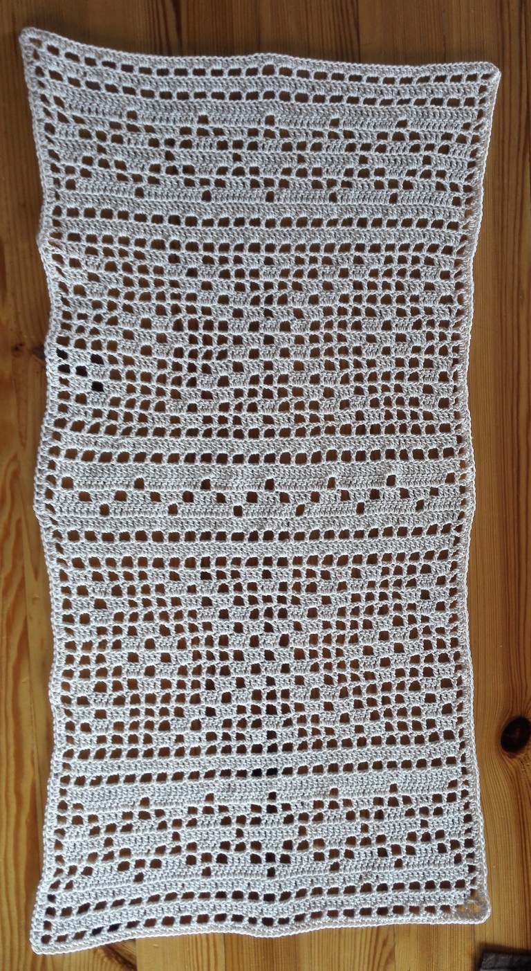 Løper i Setesdalsmønster – Tablerunner – Katrine Klarer