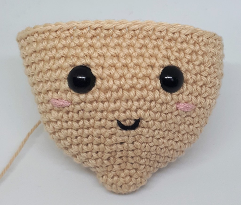 Acorn buddy – crochet pattern – Katrine Klarer
