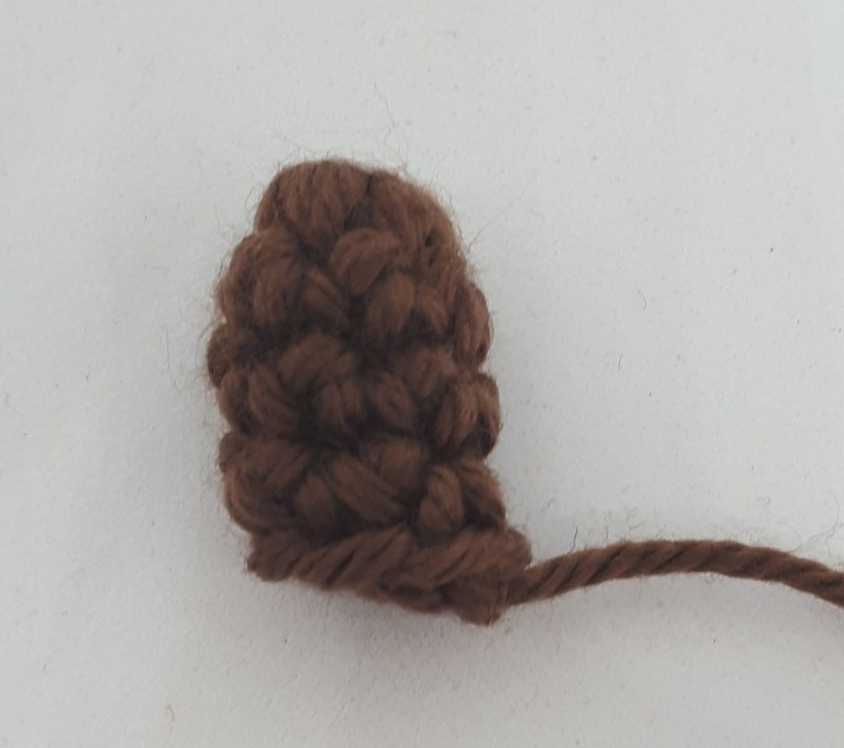 Acorn buddy – crochet pattern – Katrine Klarer